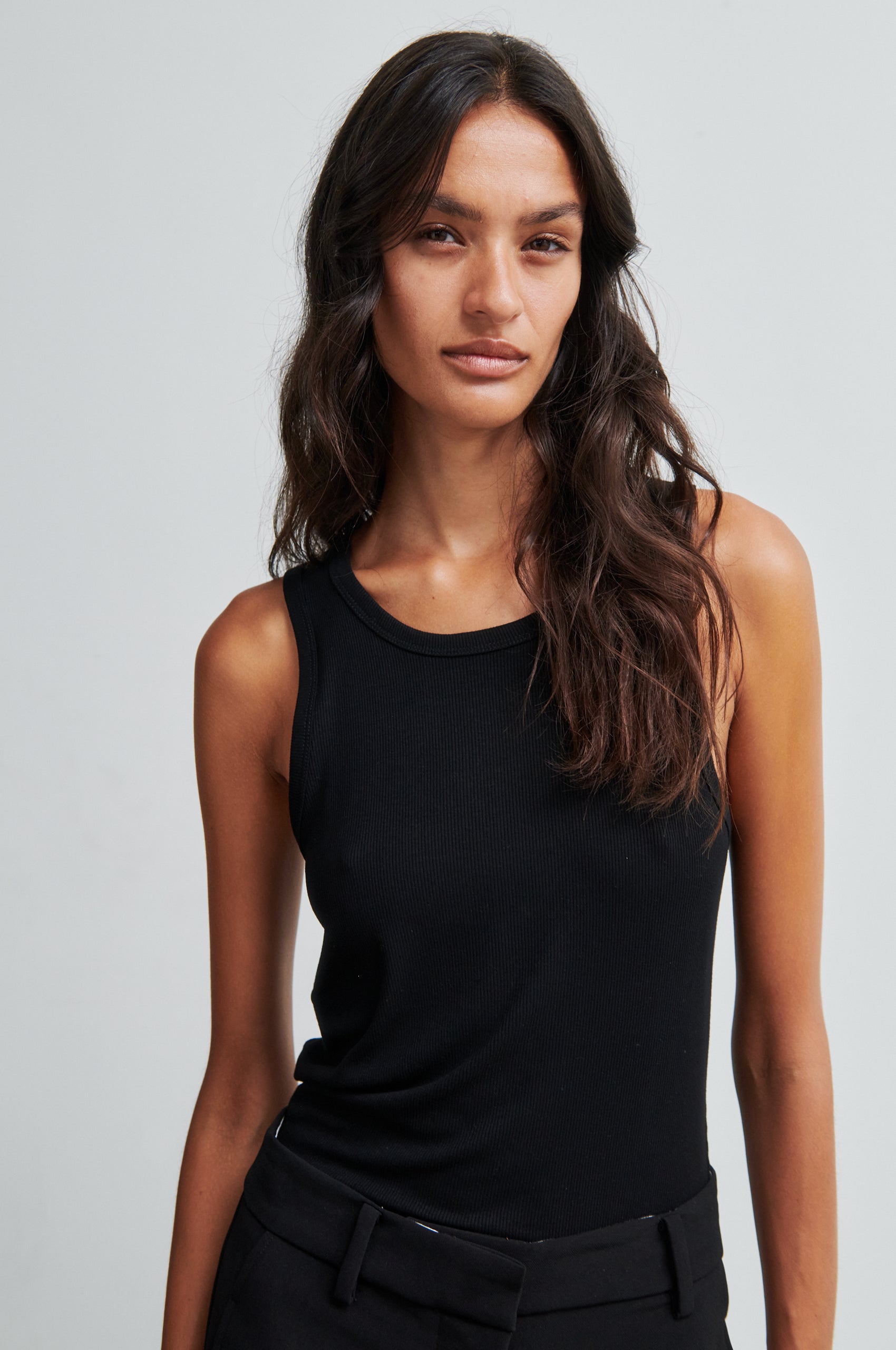 Under Tank Top – secondfemale.com
