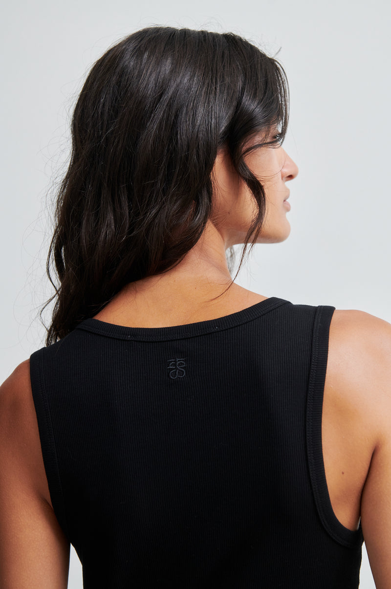 Under Tank Top – secondfemale.com